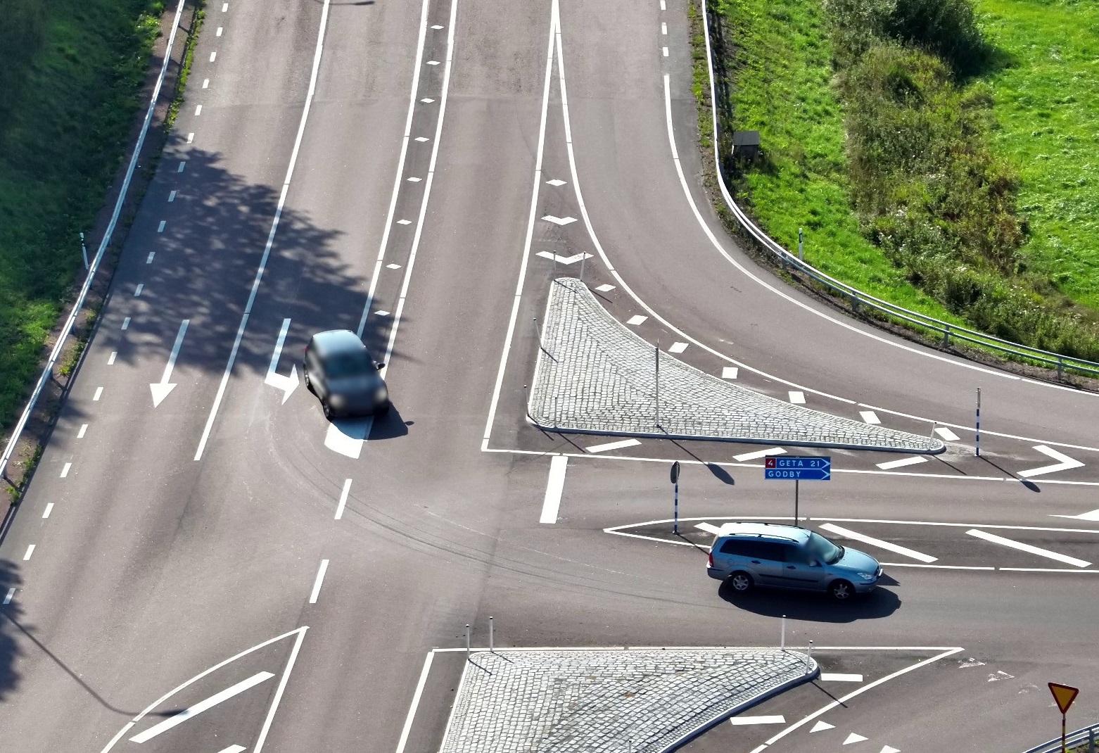 Polisen övervakar trafik i Godbykorsningen - Polisen Åland